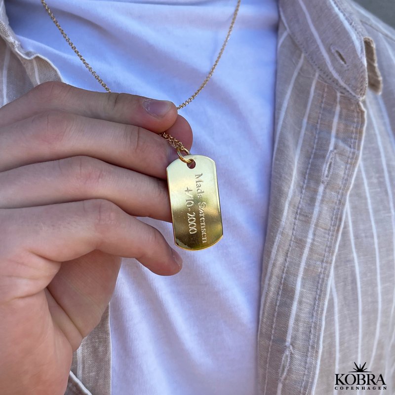 "Hector" Dogtag i guld (str. L) med personlig gravering, matteret rå ...