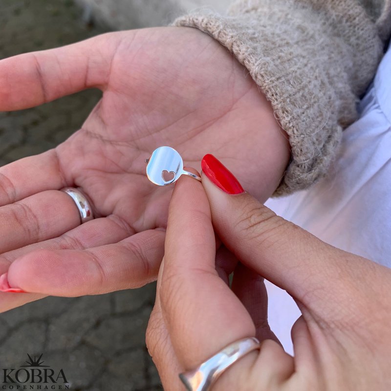 "Rachel" fin hjerte sølv ring med mulighed for personlig indgravering ...