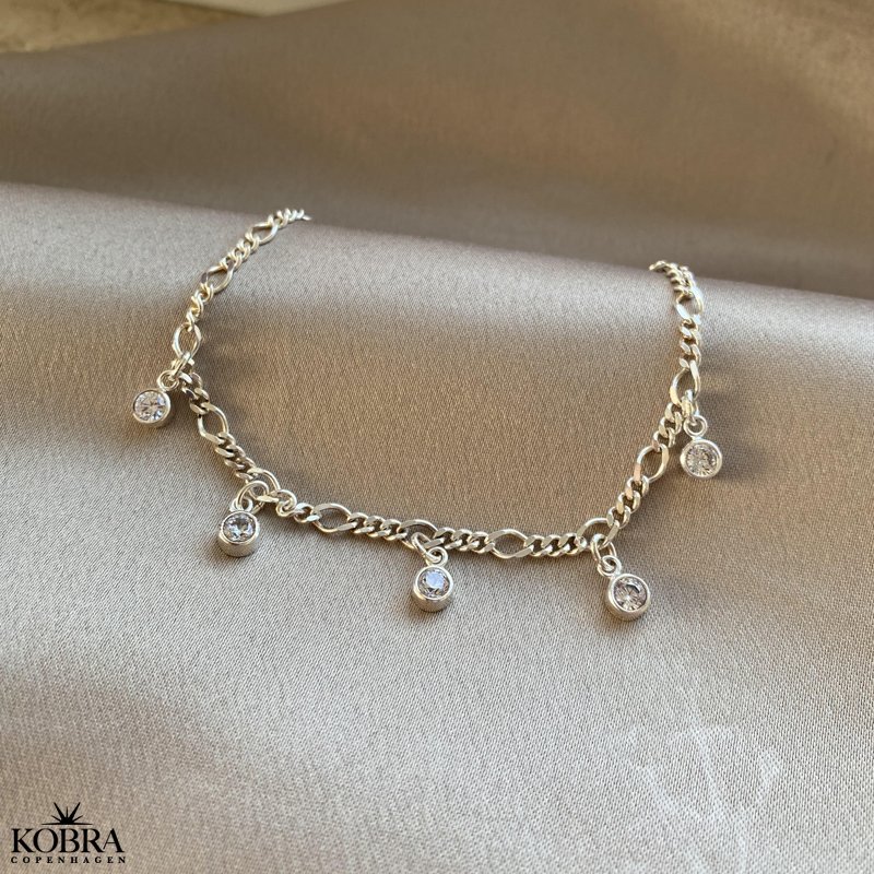 "Sanna" sølv ankelkæde med hvide zirkonia sten - Ankelkæder - KOBRA ...